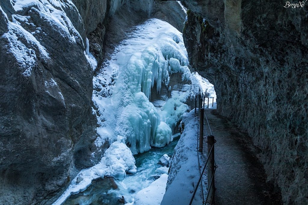 Bergpixel Feuer, Fels & Eis - Winter in der Partnachklamm - Garmisch ...